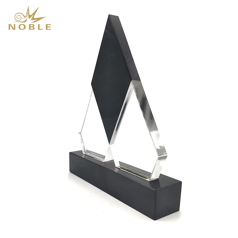 Noble Free Engraving Custom Crystal Pyramid Plaque Awards - Buy Pyramid ...